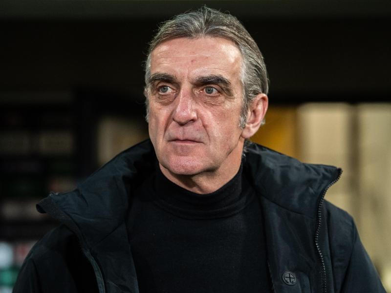 Sportchef Minge in Dresden vor dem Aus - Fussballdaten