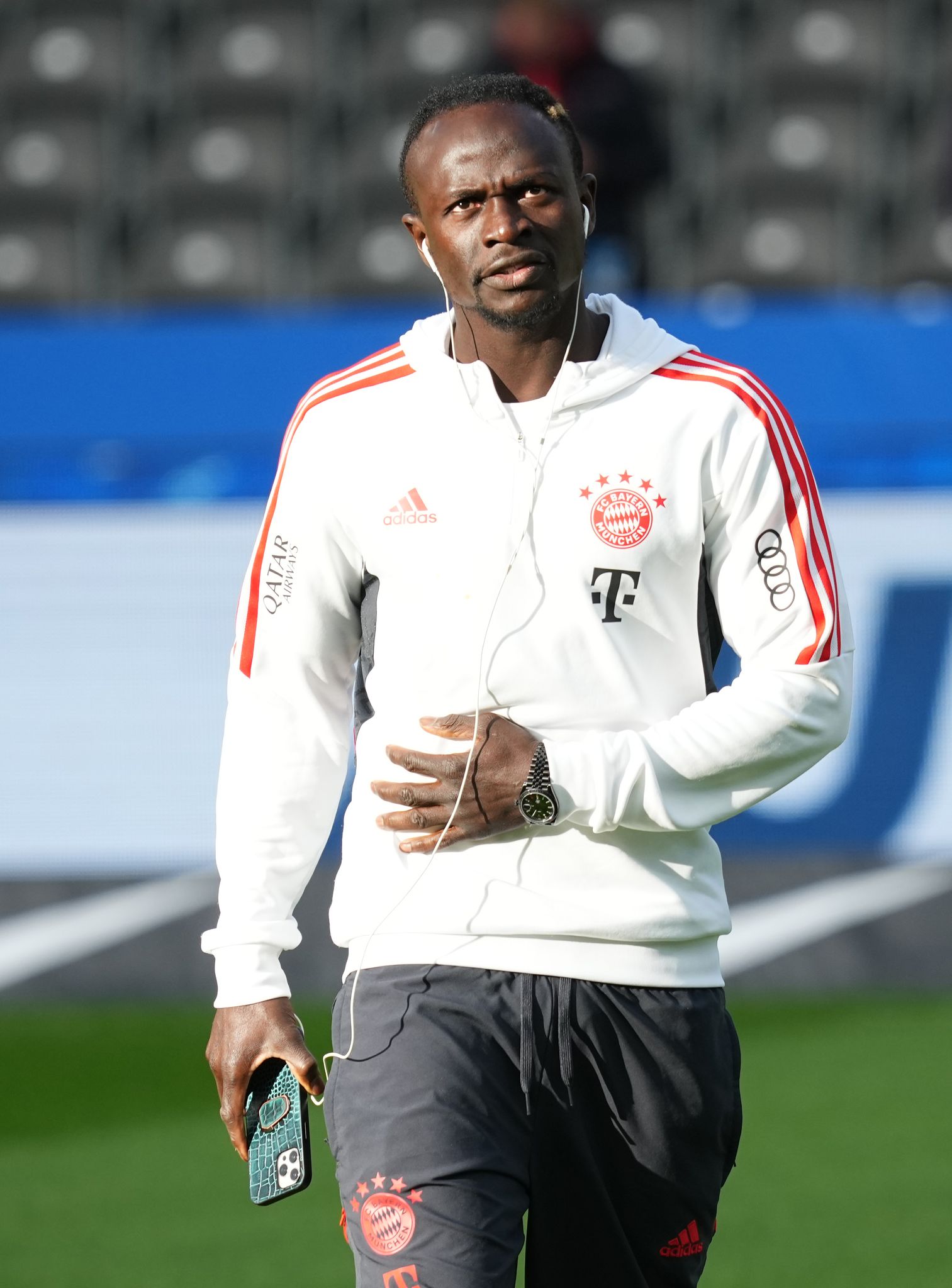 Keine Wunderheilung: OP statt WM-Bühne für Bayern-Star Mané - Fussballdaten