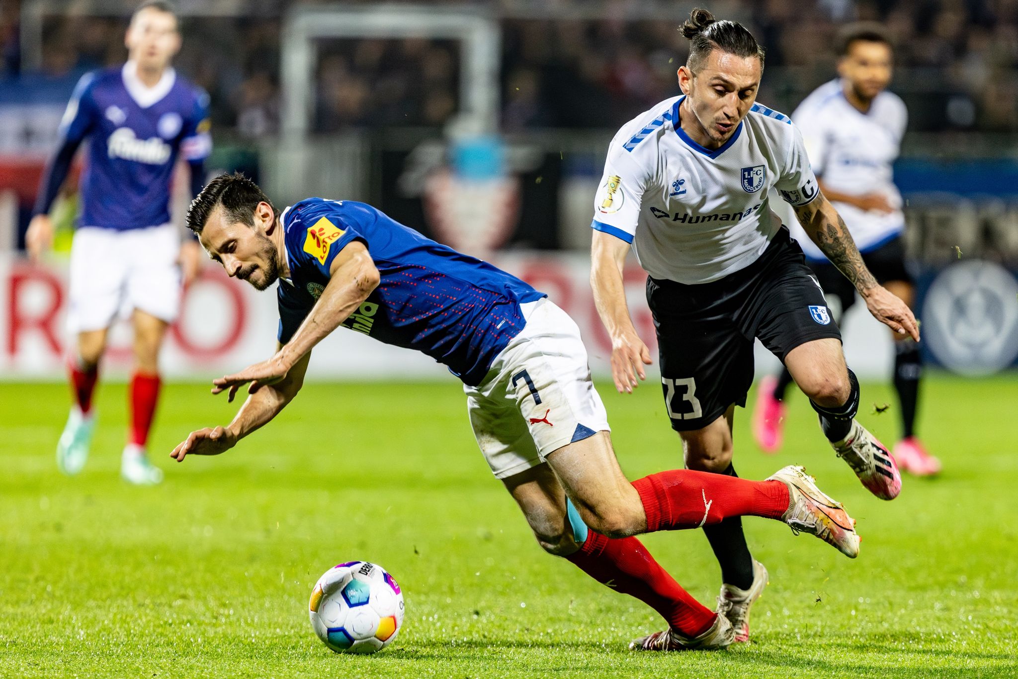 Elfmeterkrimi: Magdeburg im Achtelfinale - Fussballdaten