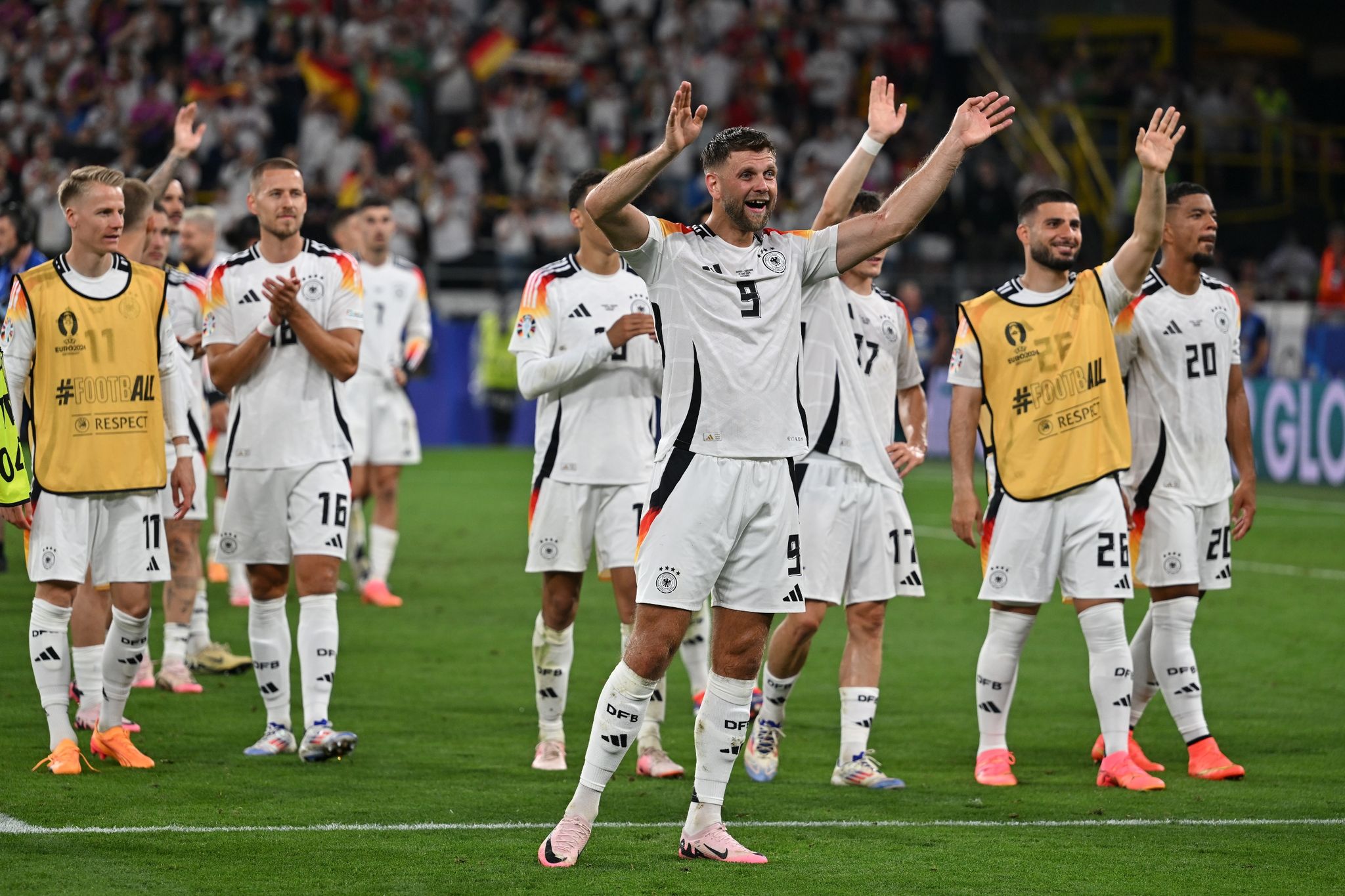 «Tapferes Danish Dynamite» - Die Presse zum deutschen Sieg - Fussballdaten