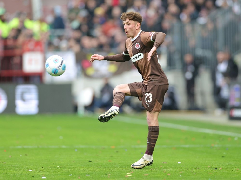 SC Freiburg holt Treu vom FC St. Pauli zurück - Fussballdaten