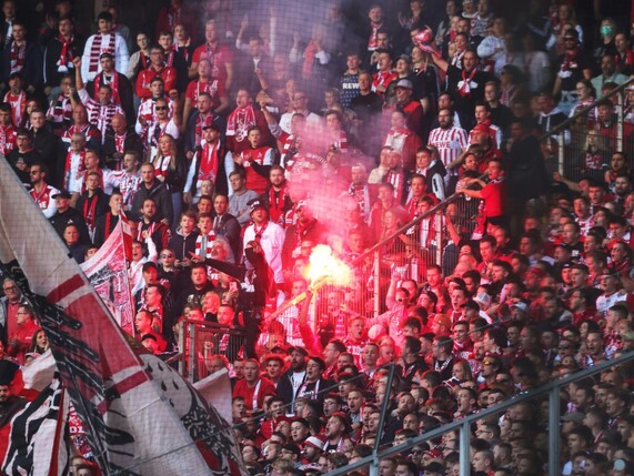 Köln muss 37.000 Euro Strafe zahlen - Fussballdaten Köln muss 37.000 Euro Strafe zahlen - Fussballdaten