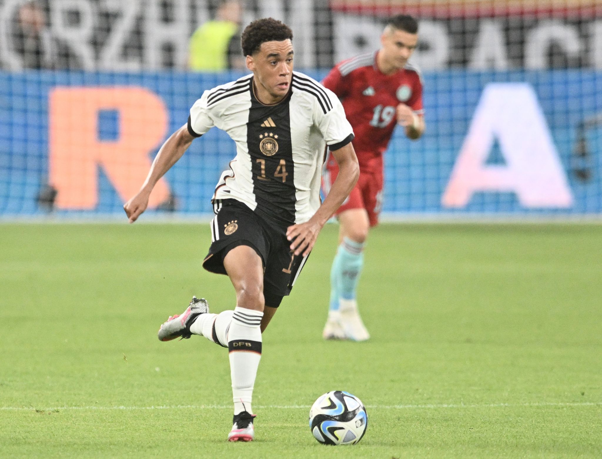 DFB-Profi Musiala weiter im Aufbautraining in München - Fussballdaten