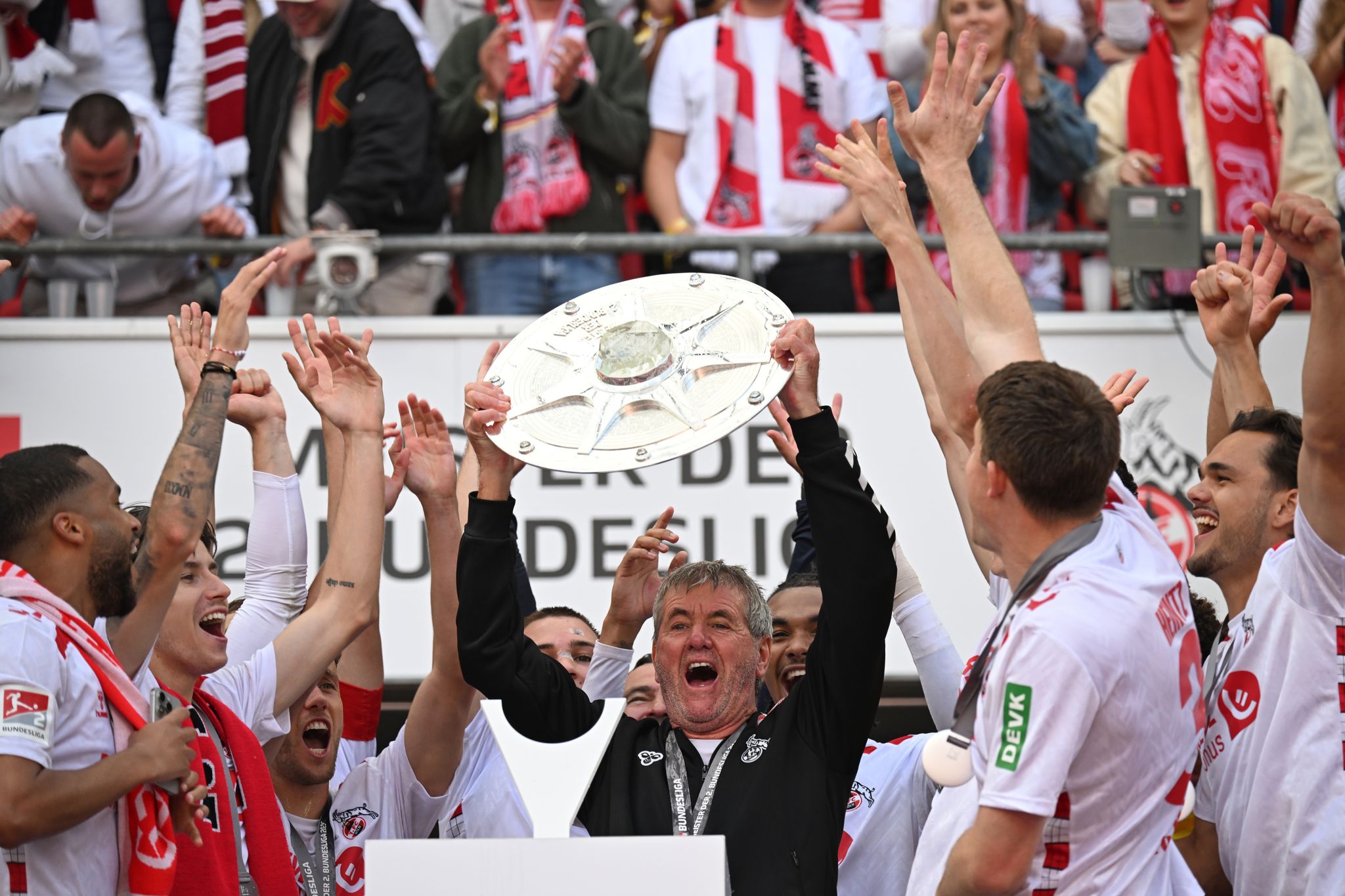 Funkel überrascht mit Zukunftsplan nach Kölns Aufstieg - Fussballdaten