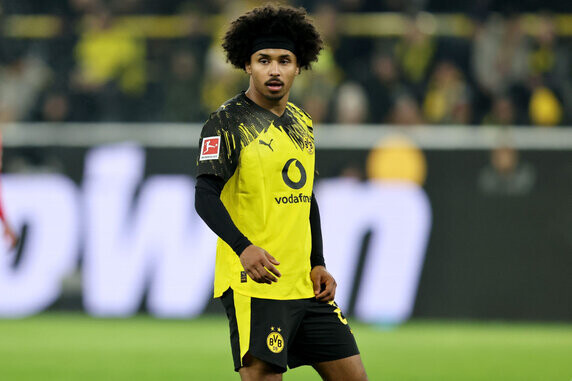 Adeyemi wird deutlich! BVB-Star äußert sich zu Wechselgerüchten ...