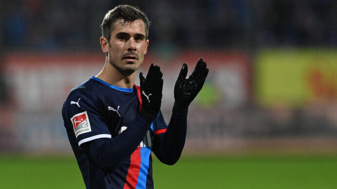 Identifikationsfigur kehrt zu Holstein Kiel in neuer Rolle zurück ...