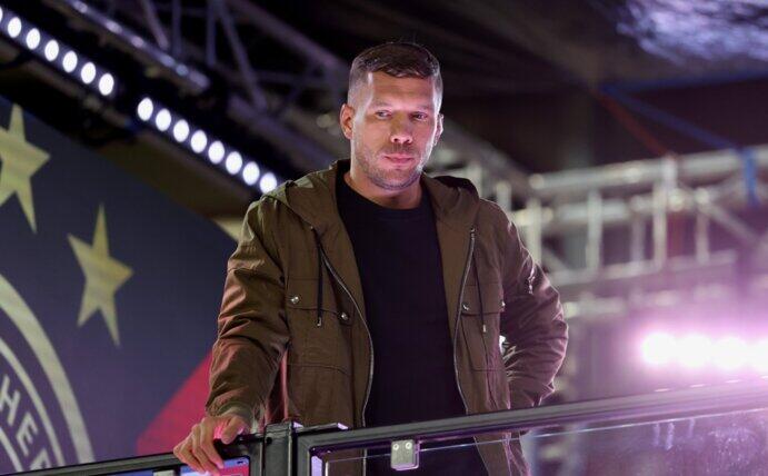 Offiziell: Lukas Podolski übernimmt traditionsreichen polnischen Klub ...
