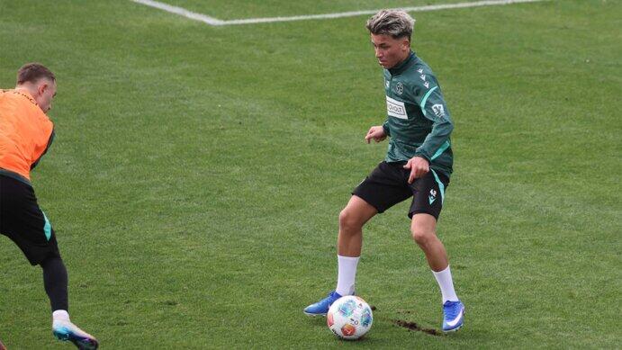 Hannover 96 setzt Zeichen: U16-Nationalspieler bindet sich langfristig ...