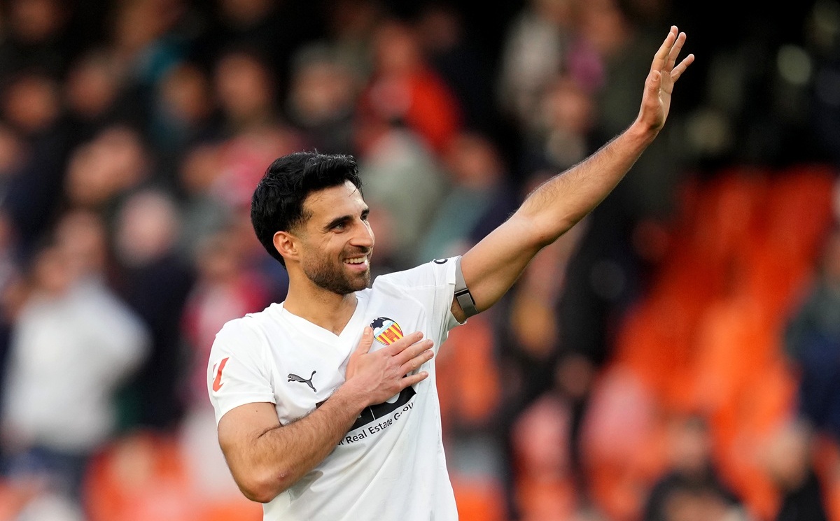 Ablösefrei im Sommer: Bundesliga-Klubs jagen Valencia-Verteidiger ...