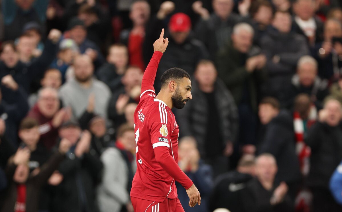 Liverpool 2:0 gegen Aston Villa – Salah holt Idol Rooney ein ...